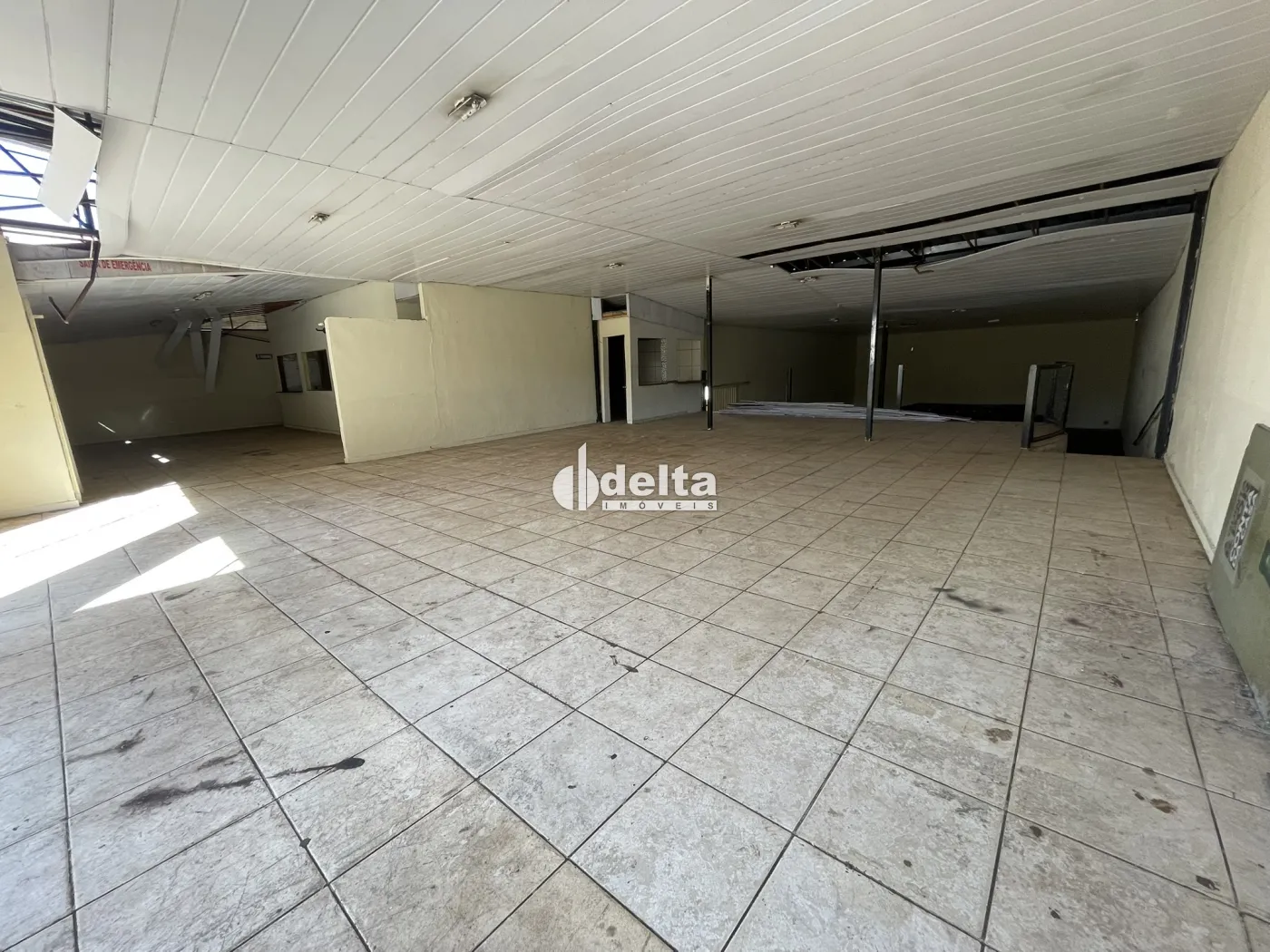 Loja com 500m2 de área construída,Bairro Pampulha Uberlândia